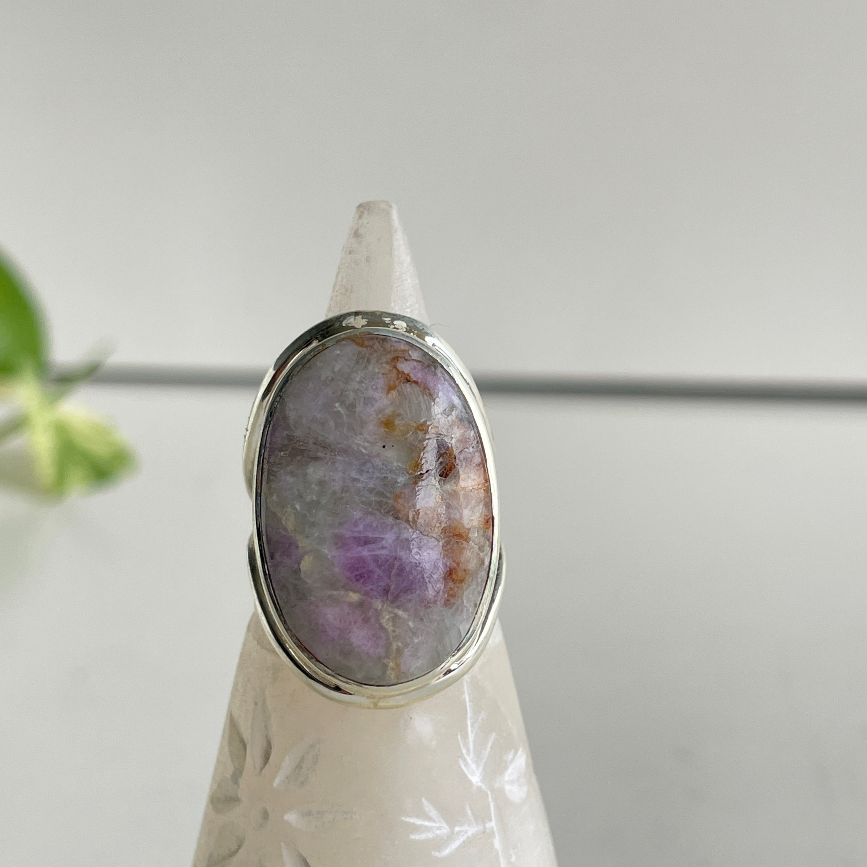 Hackmanite Oval Ring Sz9 – Preah Ko Maitland