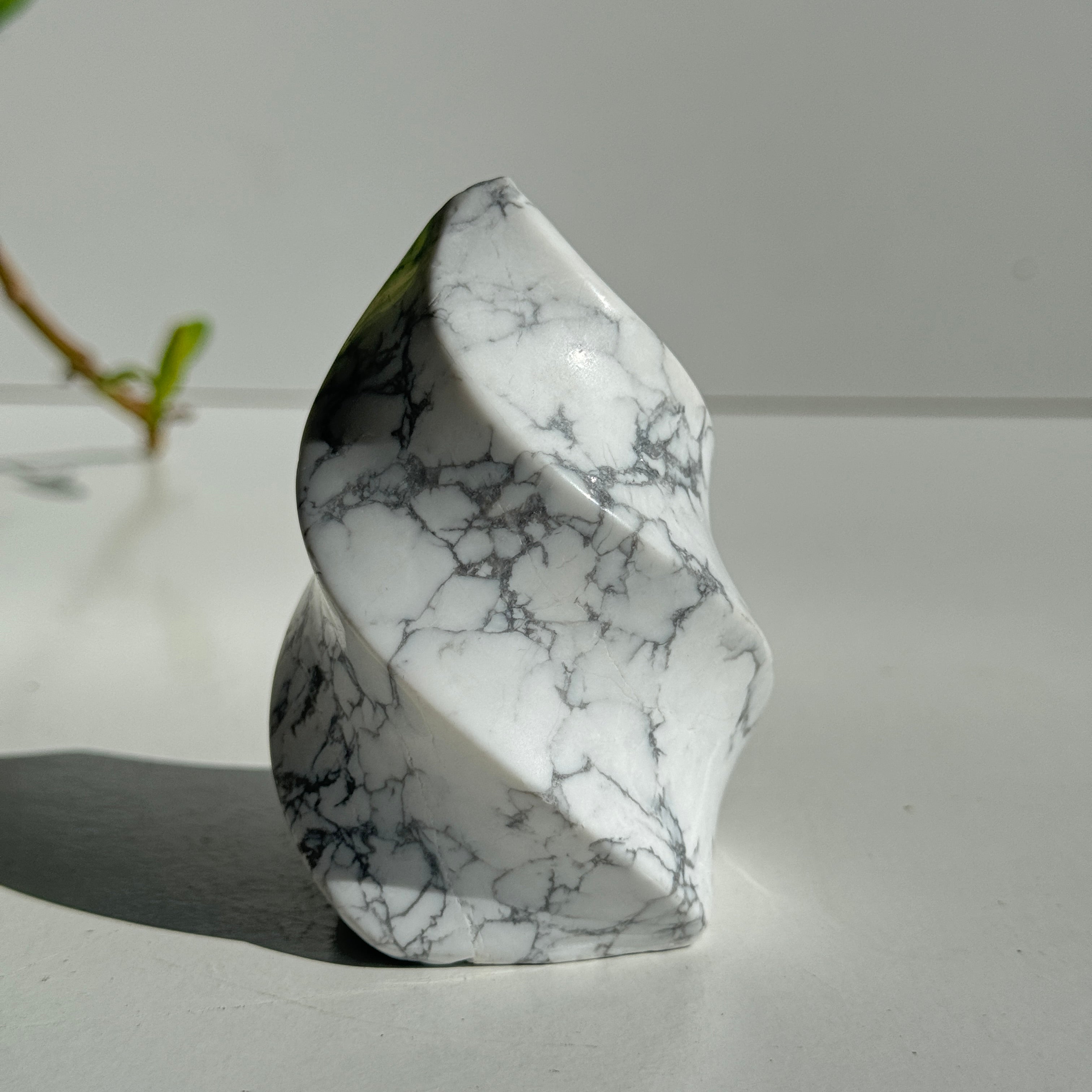 White Howlite Flame 8cm – Preah Ko Maitland