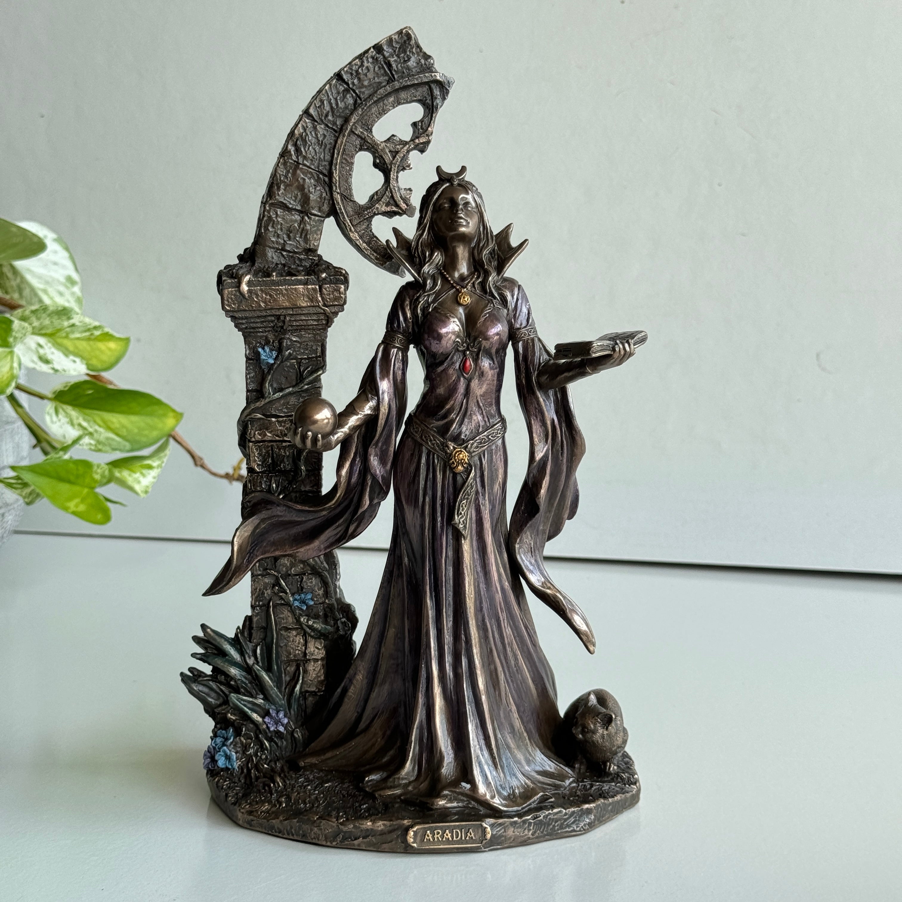 Aradia Wiccan Queen Of Witches Statue C-5107 – Preah Ko Maitland
